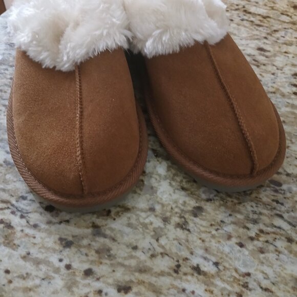 Shoes | Womens Plush Brown Slide Slippers Shoes 9 | Poshmark